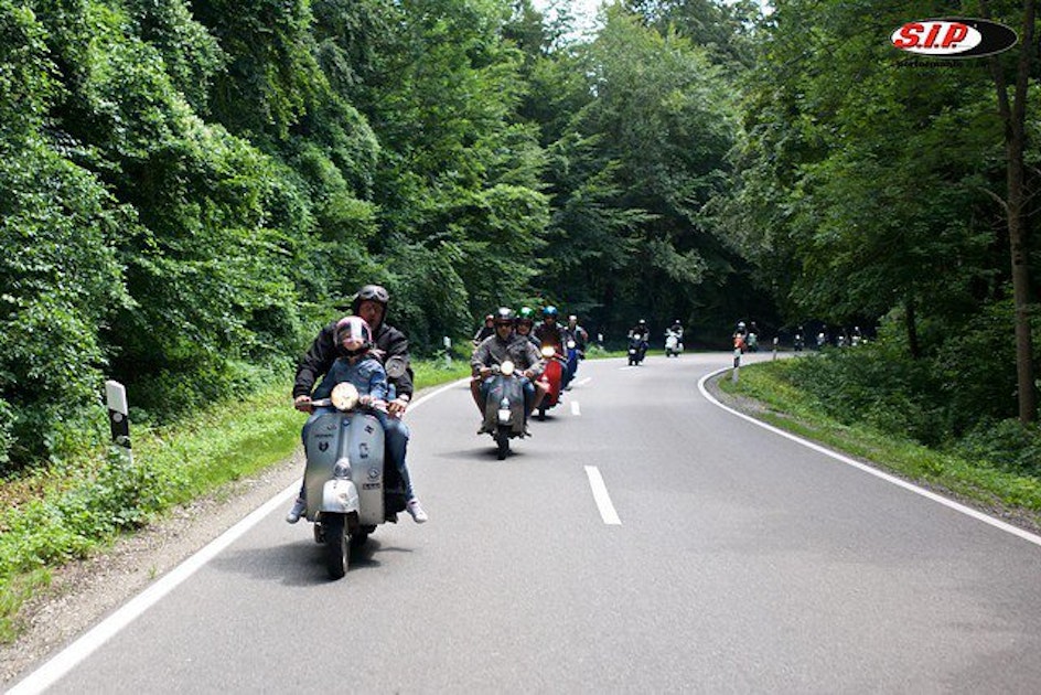 Vespa & Scooter Joyride SIP Scootershop 2016 | Classic Scene Blog Vespa ...