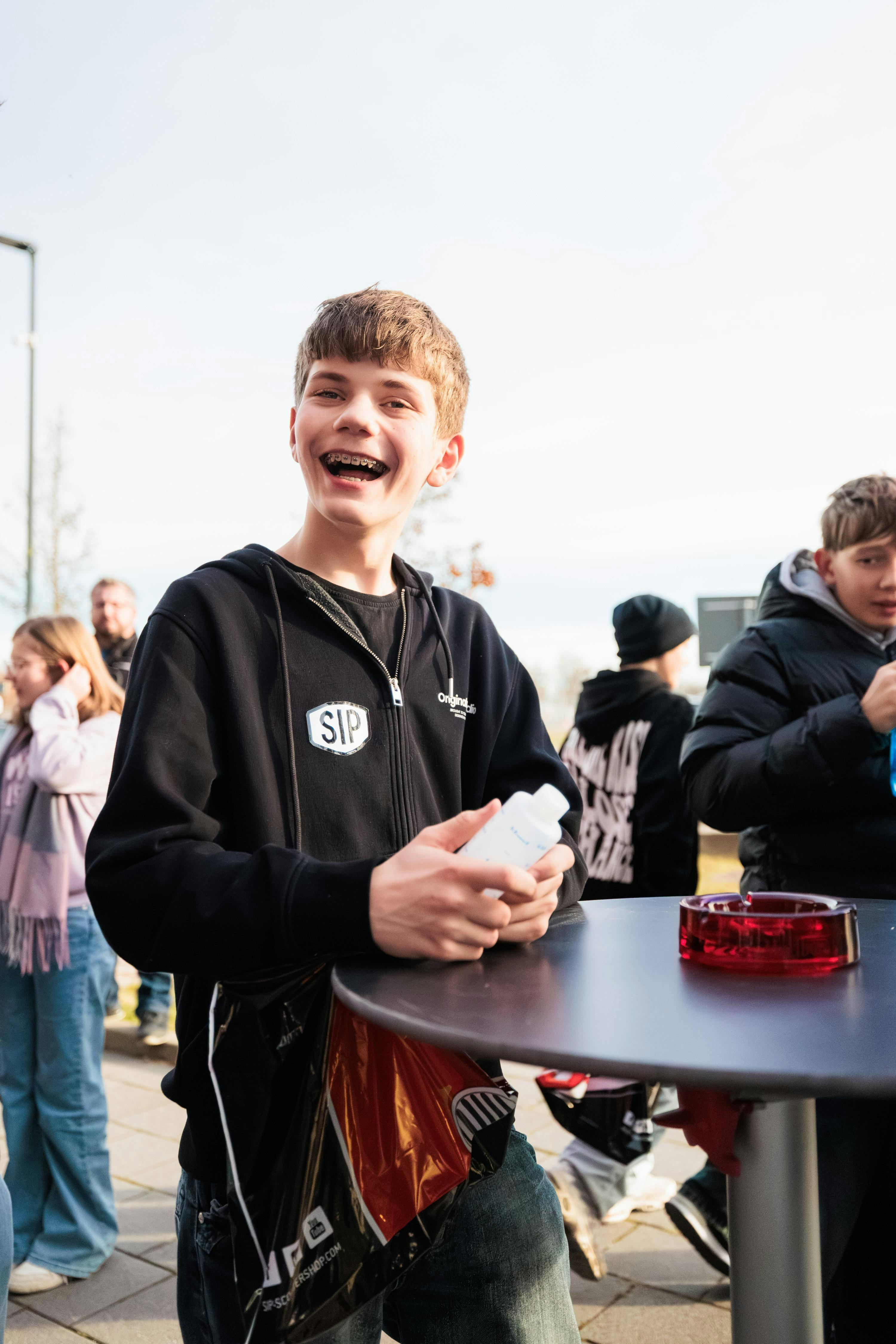 Schülerinnen und Schüler besuchen SIP Scootershop zur Berufsorientieru ...