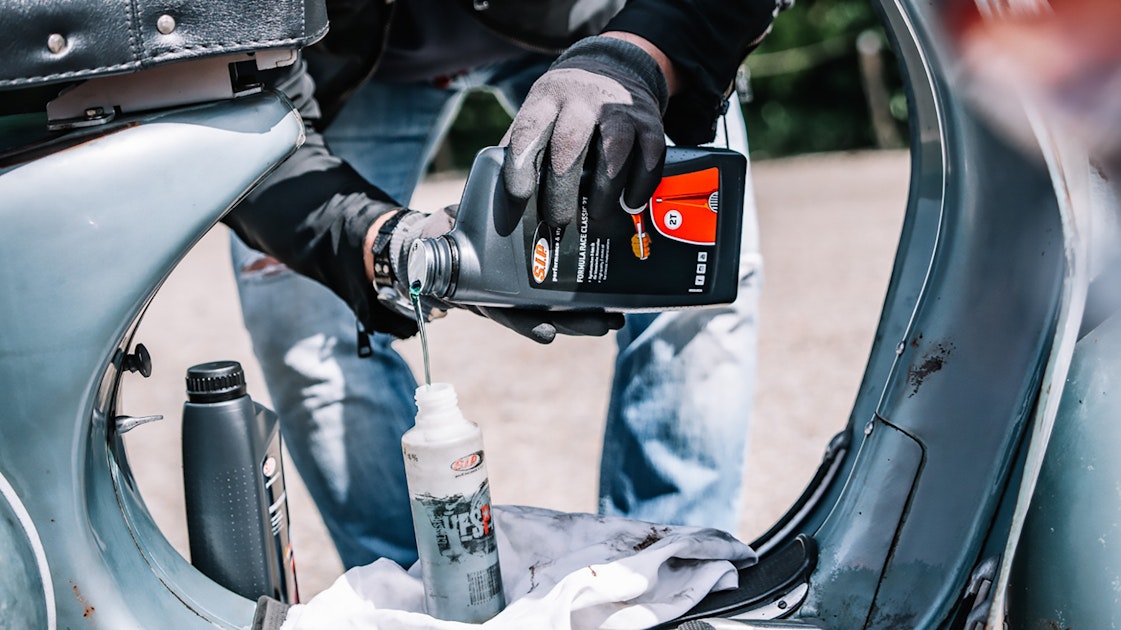Which Oil for my 2-Stroke Oil Vespa? | Scooter Technology Blog | SIP ...