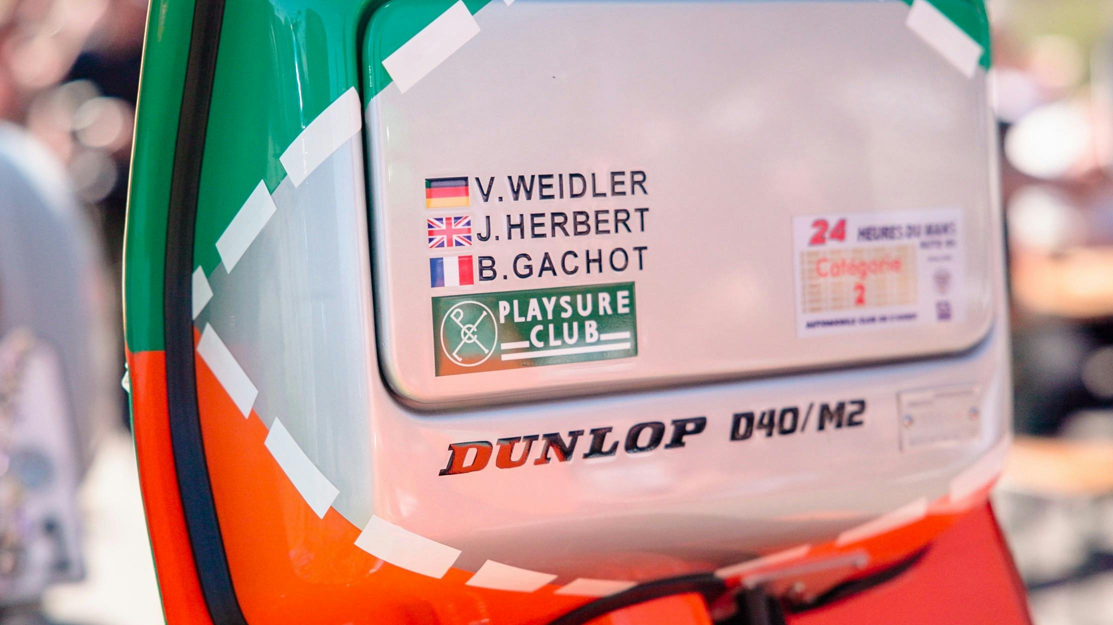 Niestandardowe kreacje: Vespa PX "Mazda 787B" | Blog Classic Scene Vespa & Lambretta | SIP ...